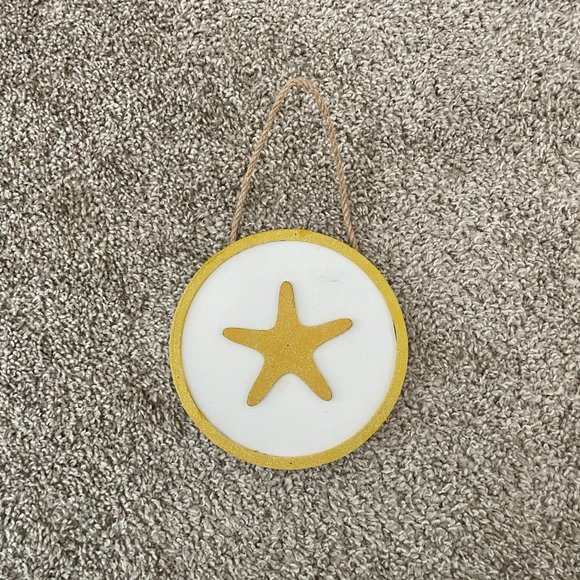 Wall Decor | Nwt Decorative Gold Glitter Starfish Sign With Rope For ...